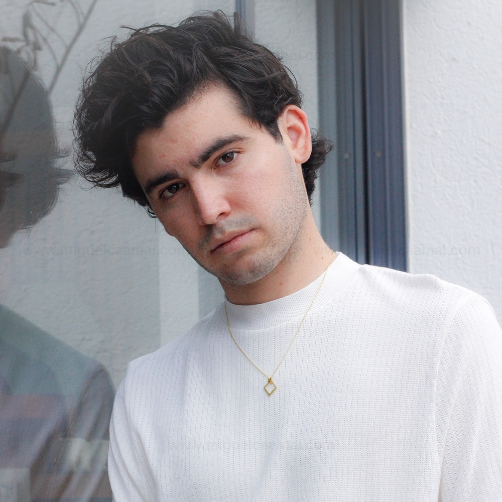 Acusan al influencer yucateco Mau López de adoptar animales para conseguir likes y seguidores ...